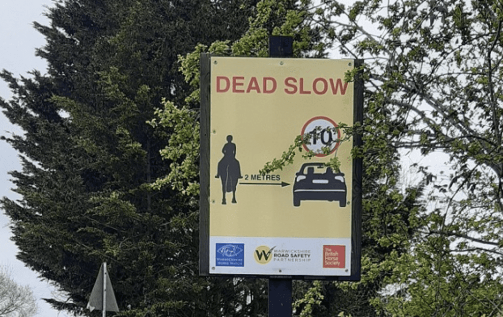 'Dead Slow' horse safety boards for Warwickshire roads | UKROEd